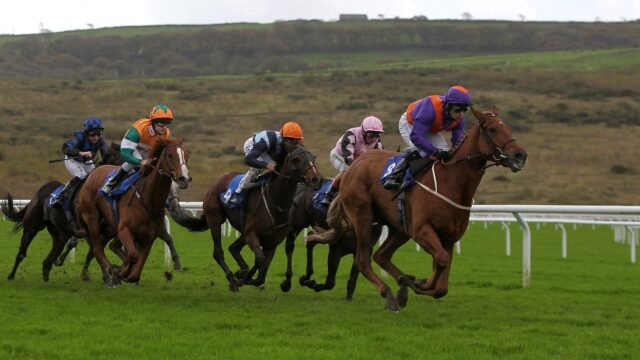 Gee Force Flyer 與傳奇盧克在 Ffos Las 發生衝突 | mtgamer.com | MTGamer